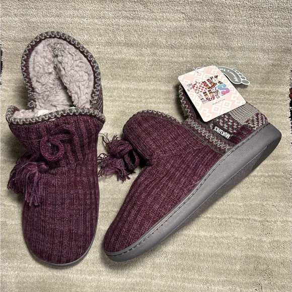 Muk Luks | Shoes | The Original Muk Luks Slippers A9 | Poshmark
